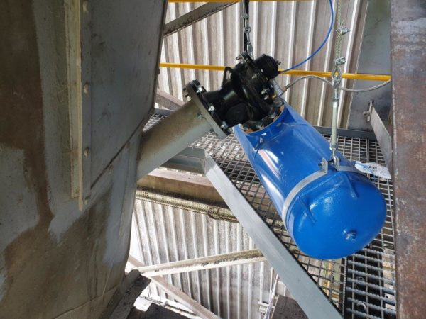 Bran build-up inside the silo - STANDARD INDUSTRIE - EN